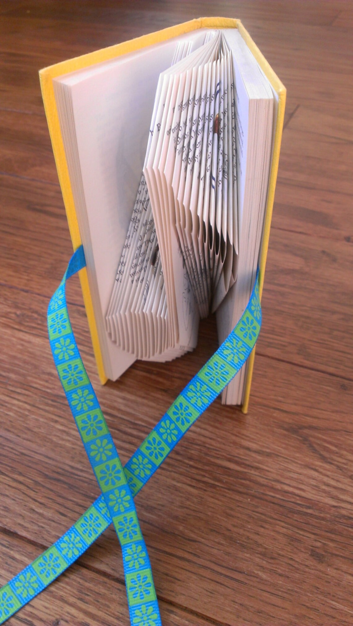 Book Folding Pattern: MUSICAL NOTE Design (including Instructions ...