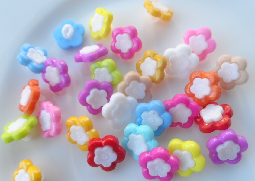 20 Plastic Buttons in the Shape of Flower in Mixed Colors With - Etsy