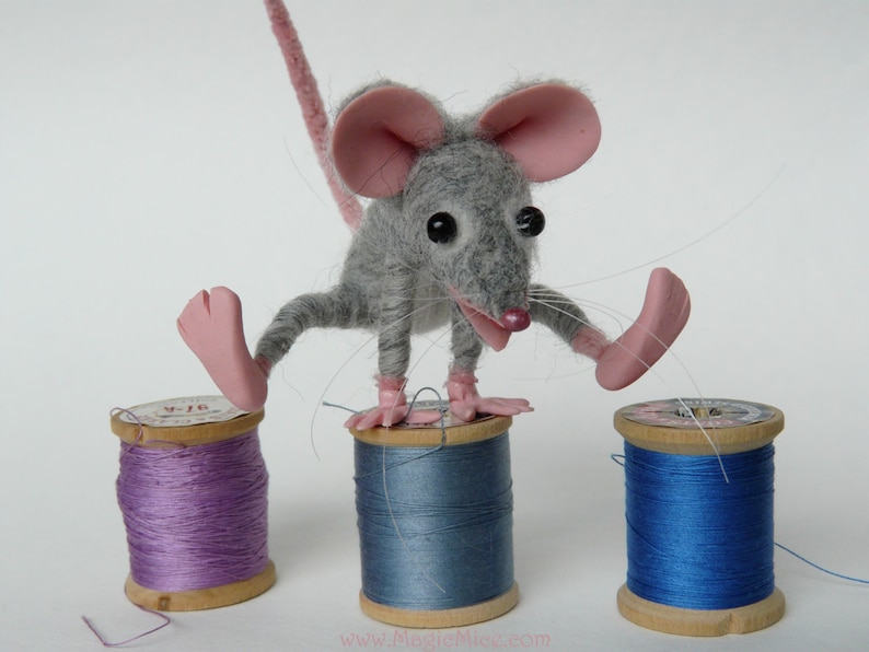 Felted Mouse Playing Leapfrog on Antique Wooden Spools - Etsy