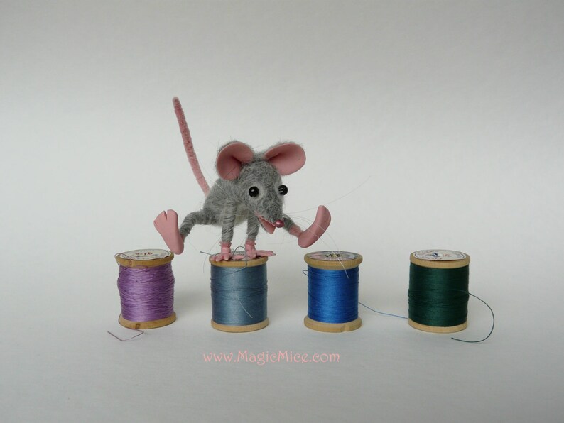Felted Mouse Playing Leapfrog on Antique Wooden Spools - Etsy
