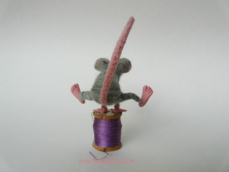 Felted Mouse Playing Leapfrog on Antique Wooden Spools - Etsy