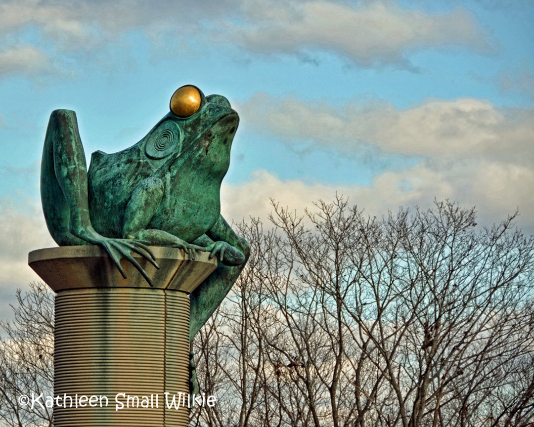 Willimantic Frog,willimantic CT Bridge,unique Bridge,unique Art,frog ...