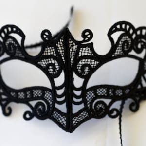 Black Lace Masquerade Mask, Perfect for Cat Woman Masquerade Mask, Sexy ...