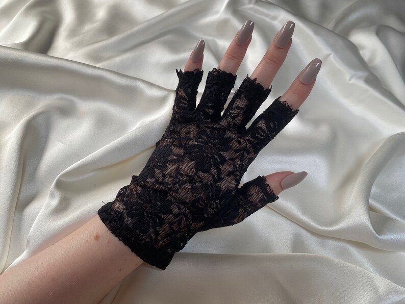 BLACK LACE Fingerless Short Gloves No Ruffle Gothic Goth - Etsy
