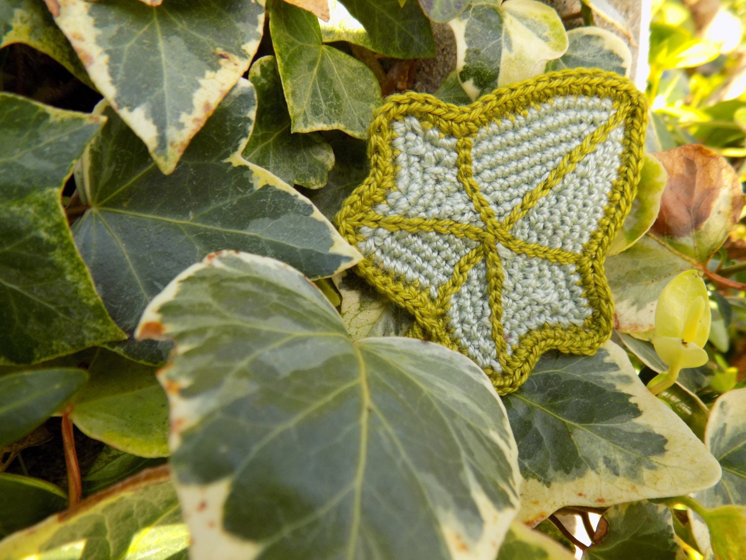 CROCHET PATTERN Small Crocheted Ivy Leaf for Decor, Bouquets or Jewelry ...