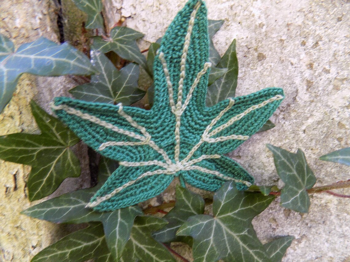 CROCHET PATTERN Crocheted Big Ivy Leaf for Decor or Jewelry - Etsy