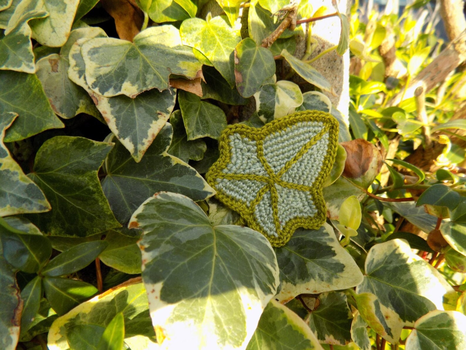 CROCHET PATTERN Small Crocheted Ivy Leaf for Decor, Bouquets or Jewelry ...