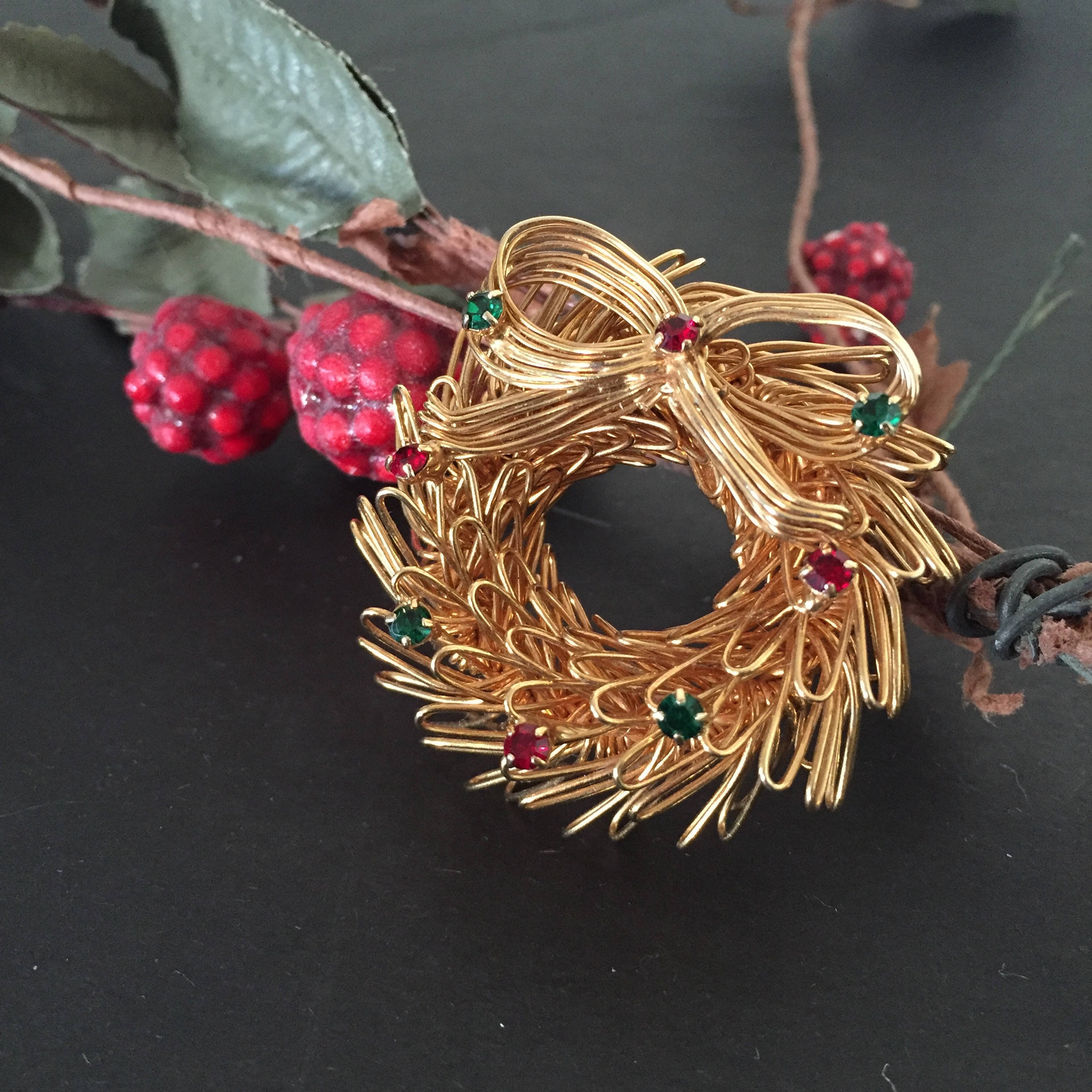 Holiday Brooch Christmas Wreath Gold Holiday Brooch | Etsy
