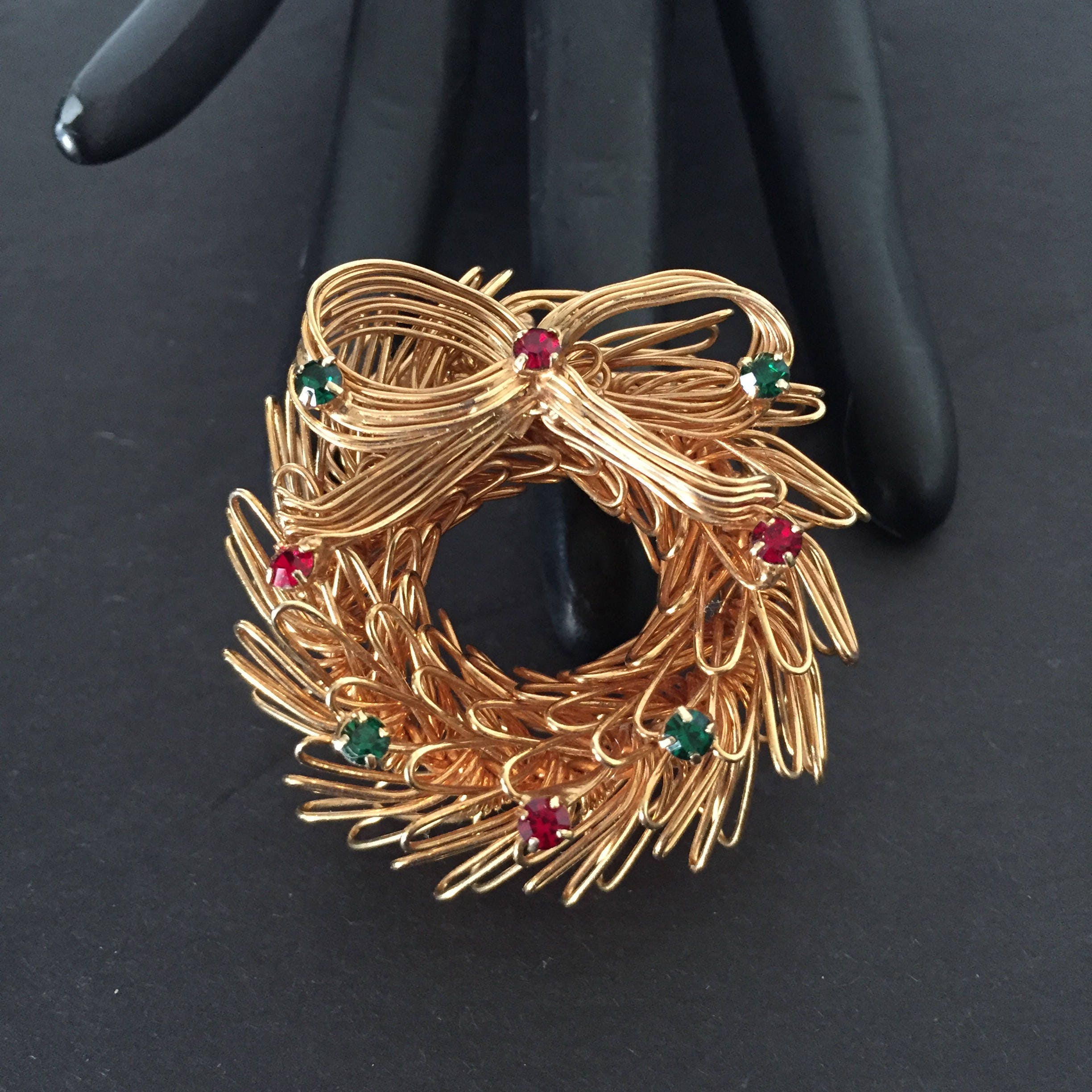 Holiday Brooch Christmas Wreath Gold Holiday Brooch | Etsy