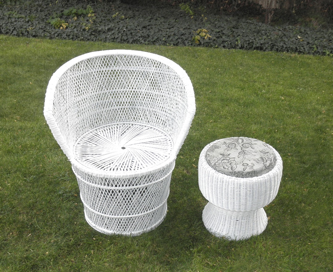 Vintage White Wicker Rattan Chair & Stool Peacock Barrel Style Chair ...