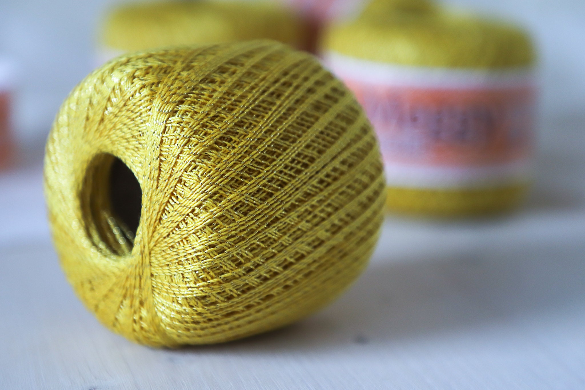 doily thread blanket thread Christmas colors 50 g yarn gold thread ...
