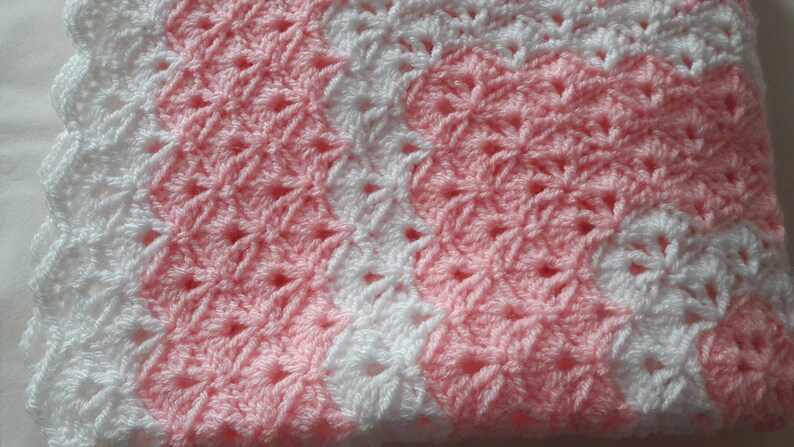 Beautiful Shells Baby Blanket pink and White | Etsy