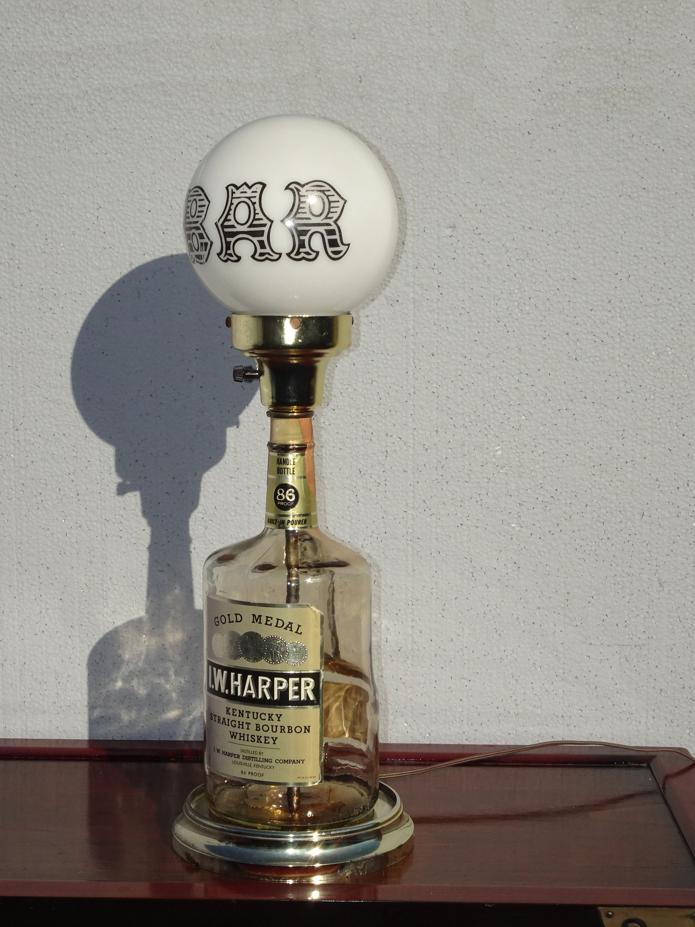 Vintage Kentucky Straight Whiskey Liquor Bottle Table Lamp Light w Bar ...