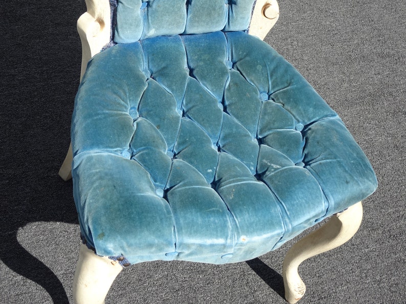 Vintage Victorian Blue Velvet Tufted Chair W Floral Motif by Kimball - Etsy