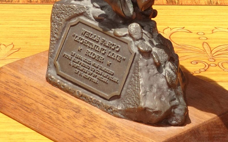 LH21 Vintage Wells Fargo Bronze Statue "lightning Line" Rider Cowboy ...
