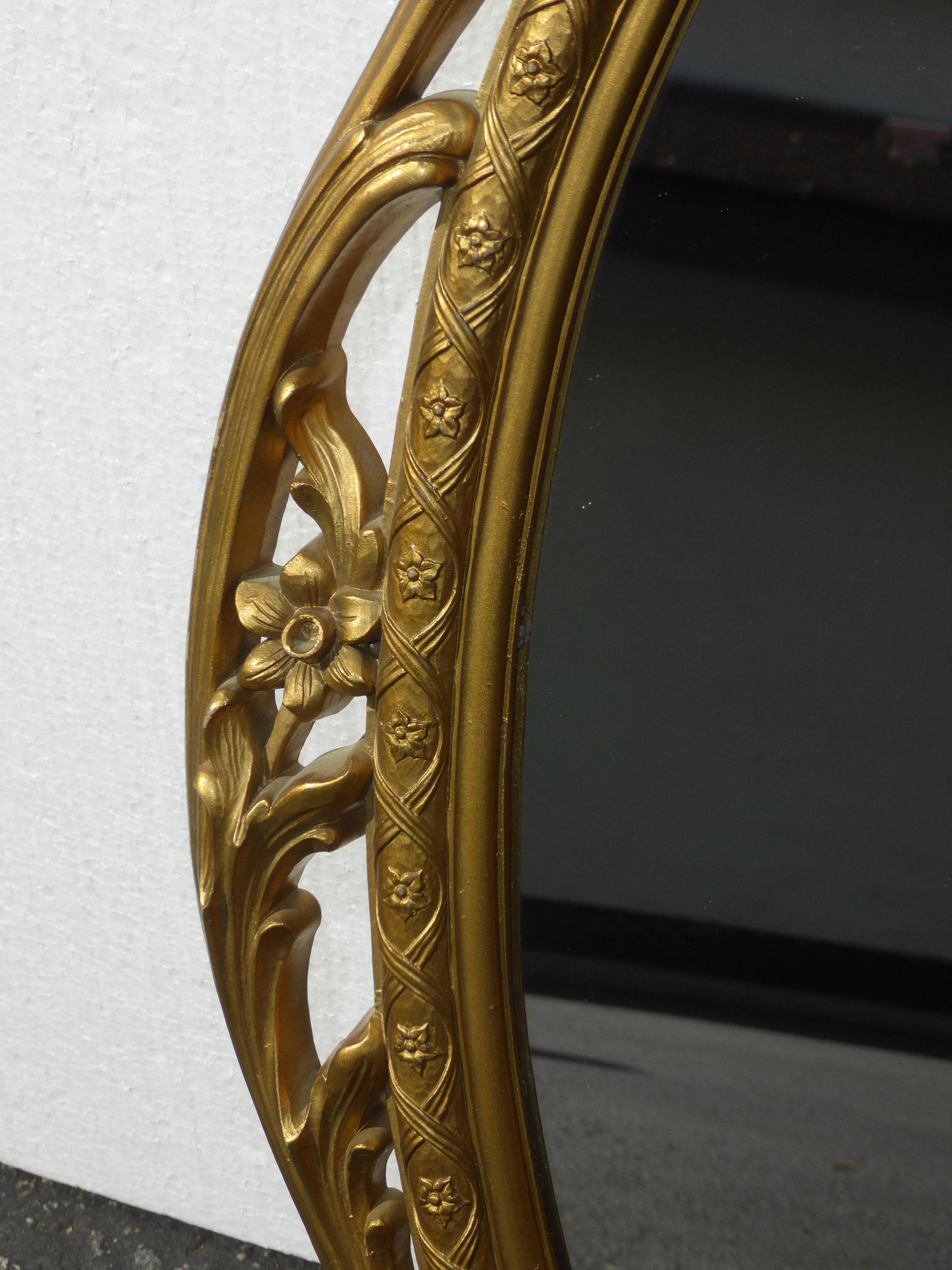 Vintage Syroco Rococo Style Mirror Gold Floral Design Oval Wall Mirror USA
