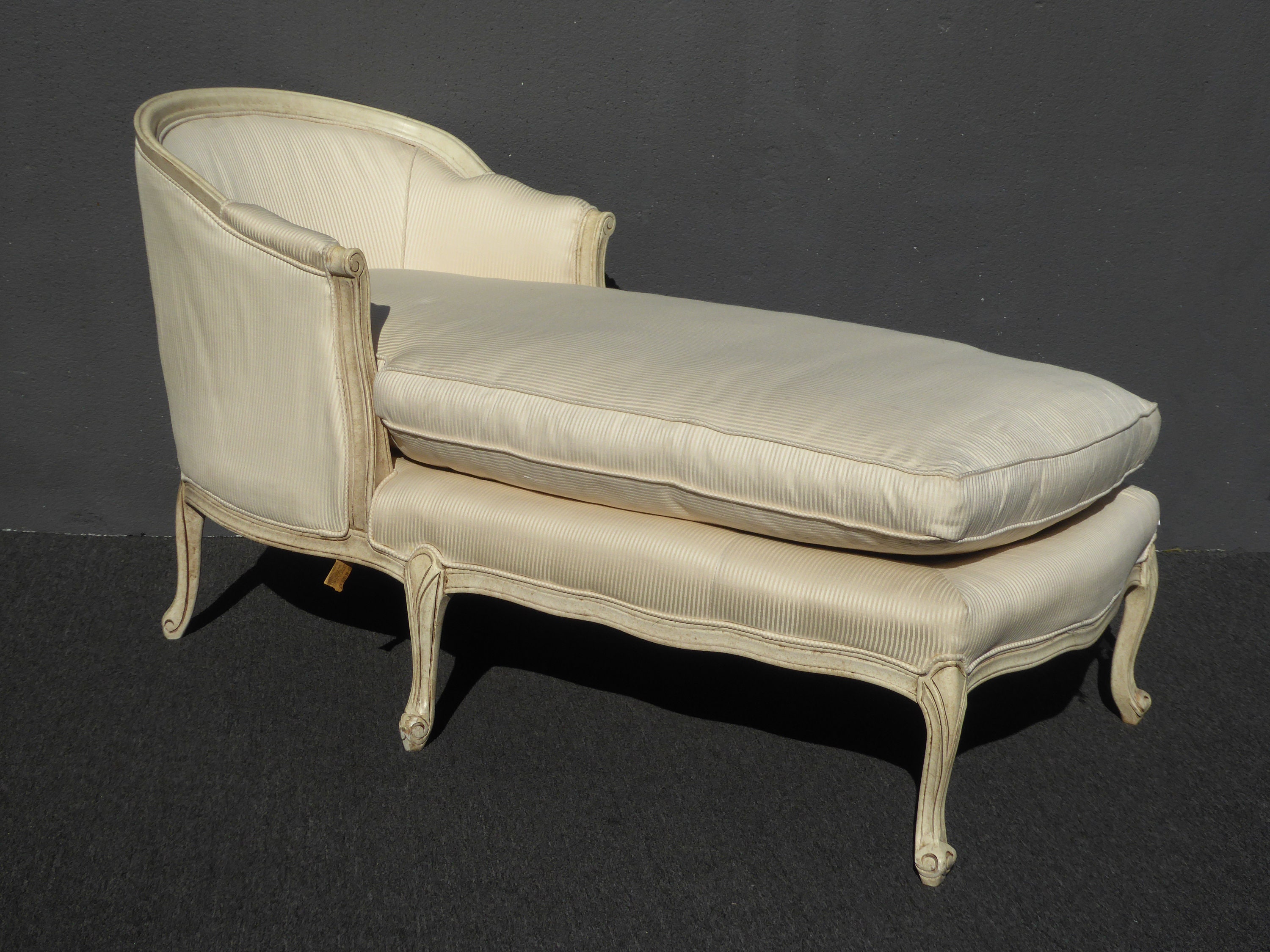 Vintage French Provincial Style White Chaise Lounger Settee