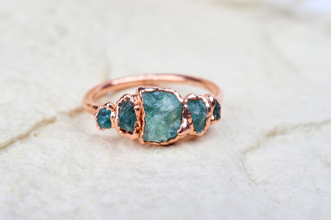 Raw Emerald Ring, Raw Crystal Engagement Ring, Raw Stone Engagement ...