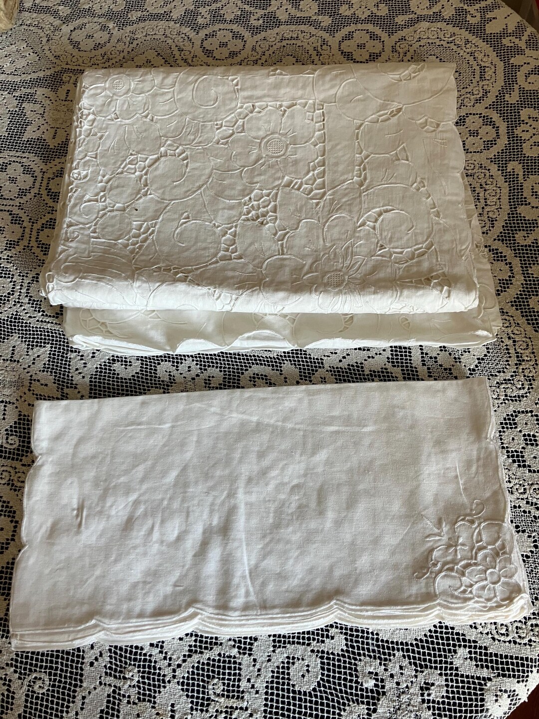 Vintage 102”x67” Hand Embroidered Cutwork Tablecloth Napkins - Etsy