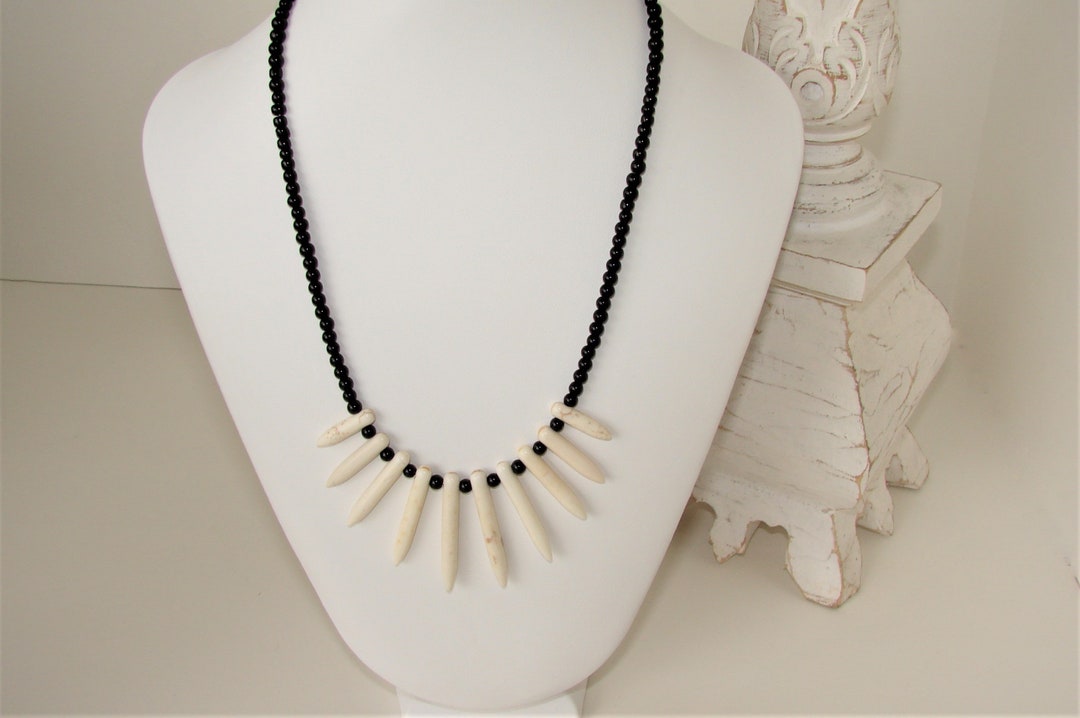 Spike Stone Necklace in Natural Colors, Highlighted With Black Beads ...