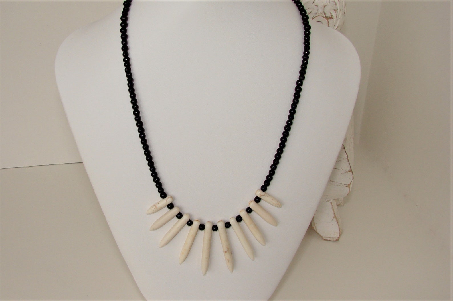 Spike Stone Necklace in Natural Colors, Highlighted With Black Beads ...