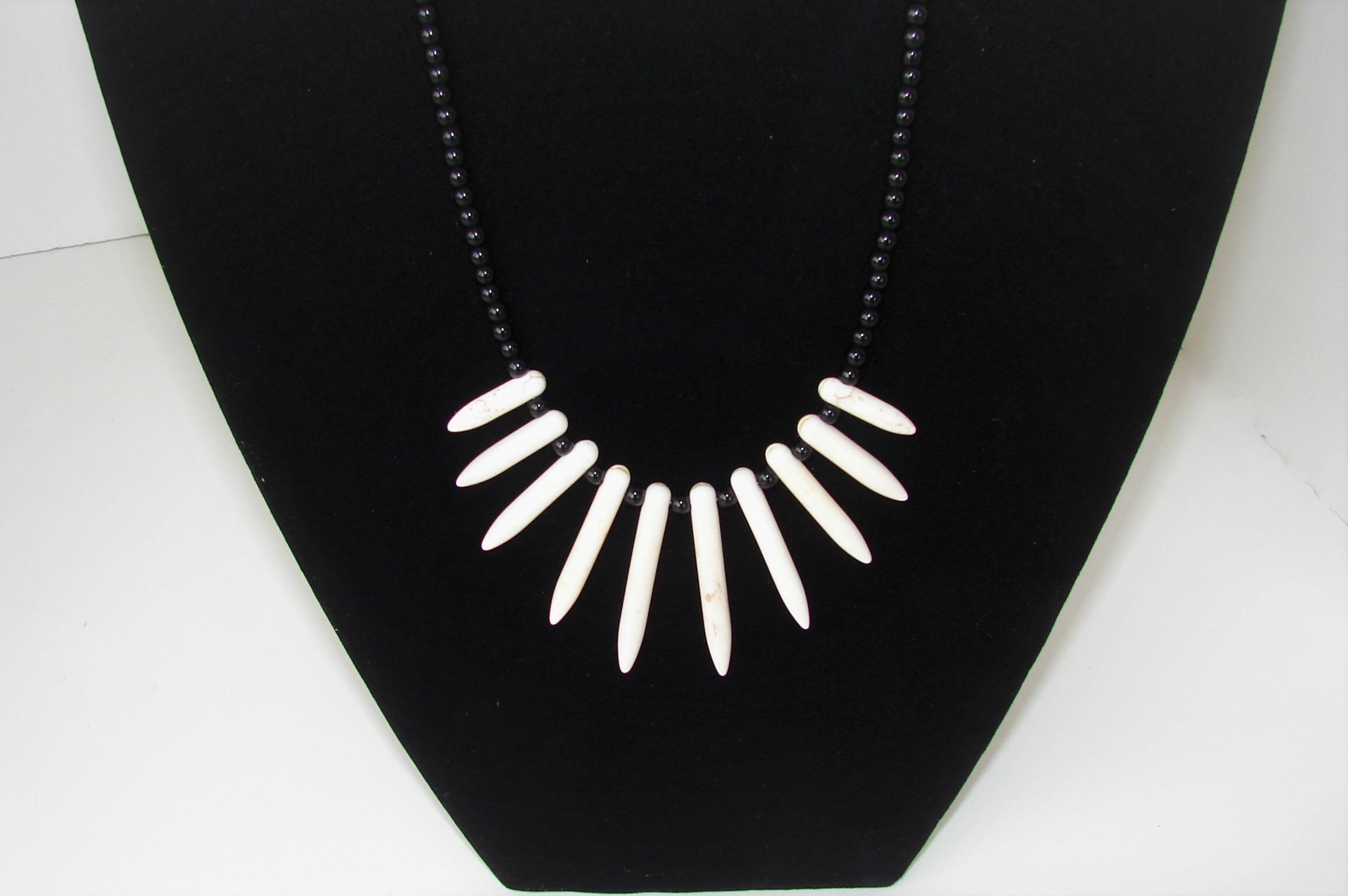 Spike Stone Necklace in Natural Colors, Highlighted With Black Beads ...