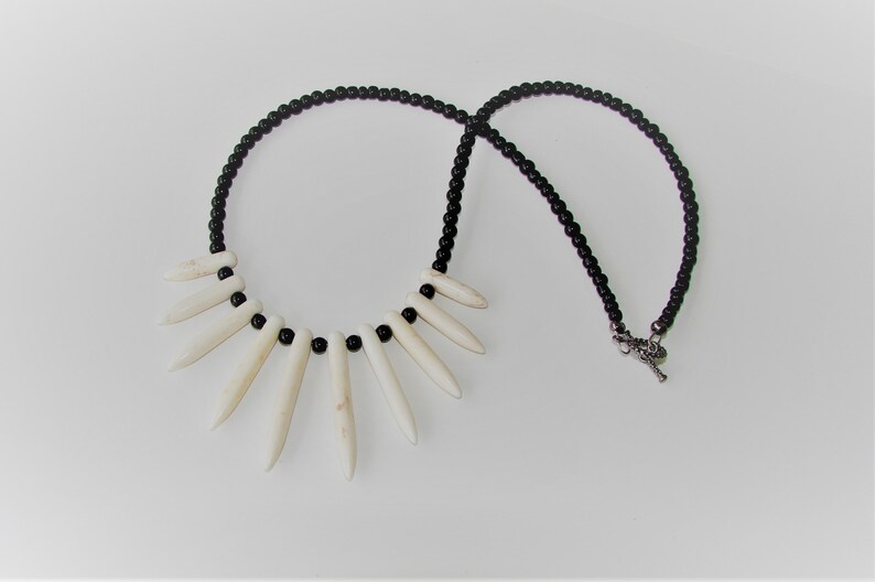 Spike Stone Necklace in Natural Colors, Highlighted With Black Beads ...