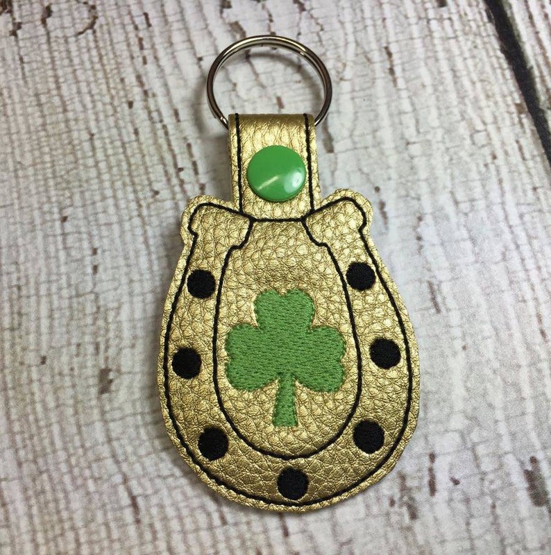 Lucky Horseshoe - Shamrock - St Patty's - Lucky - Key Fob in the Hoop ...