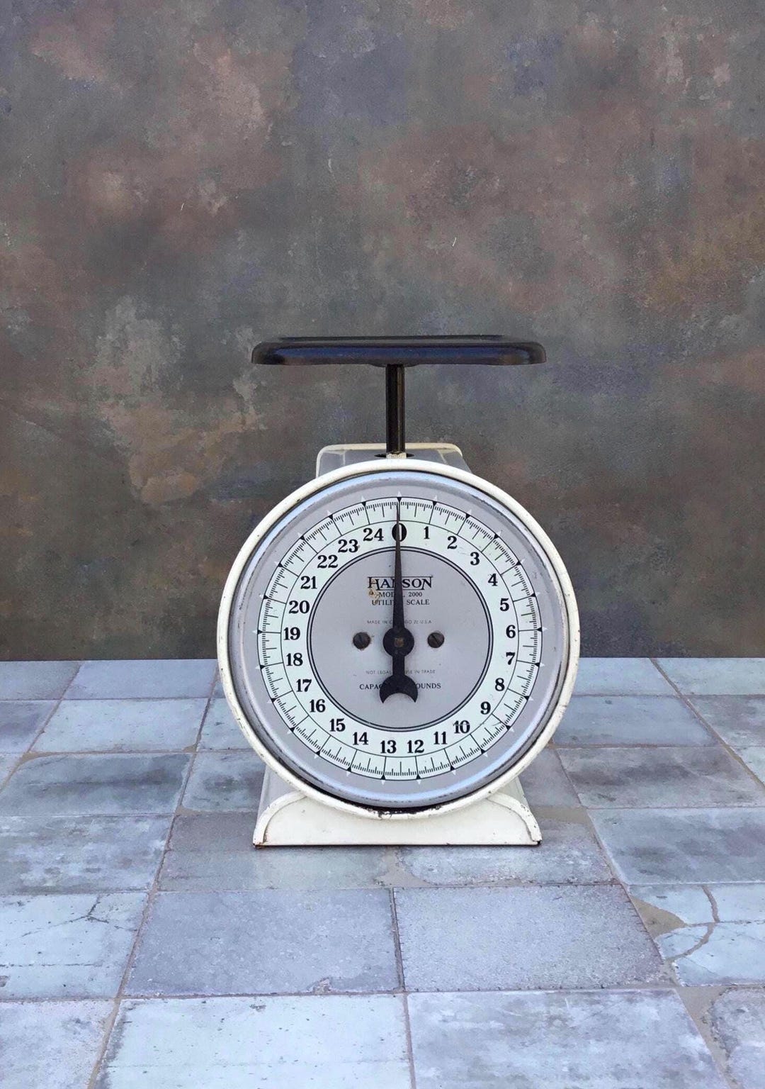 Vintage Hanson Metal 25 Pound Kitchen Scale, Black and White, Farmhouse ...