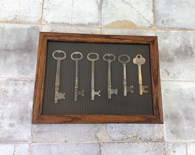 Framed Antique Skeleton Key Display, 6 Vintage Keys, Gallery Wall - Etsy