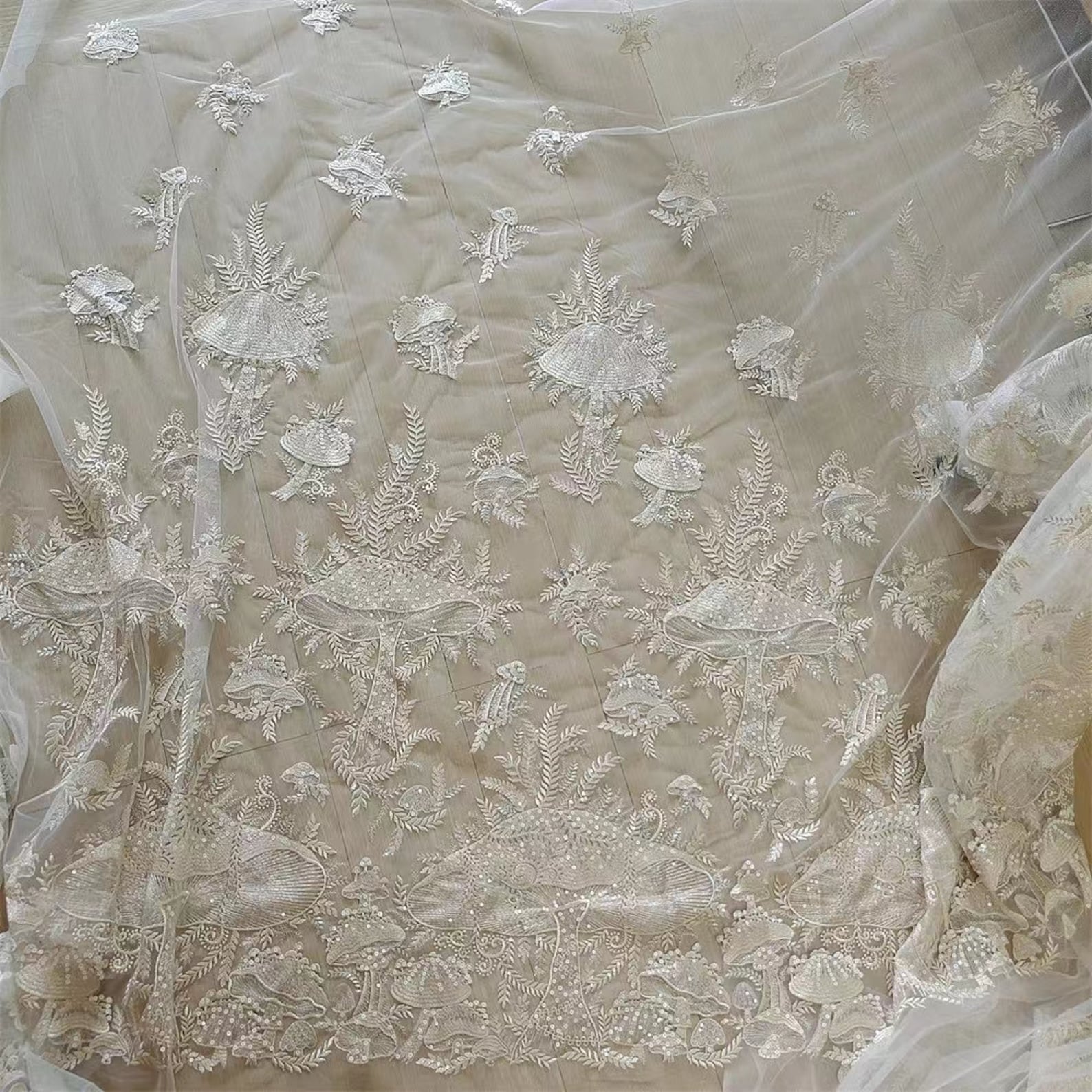 1 Yard Ivory Mushroom Lace Fabric,heavy Embroidery Champange Lace With ...