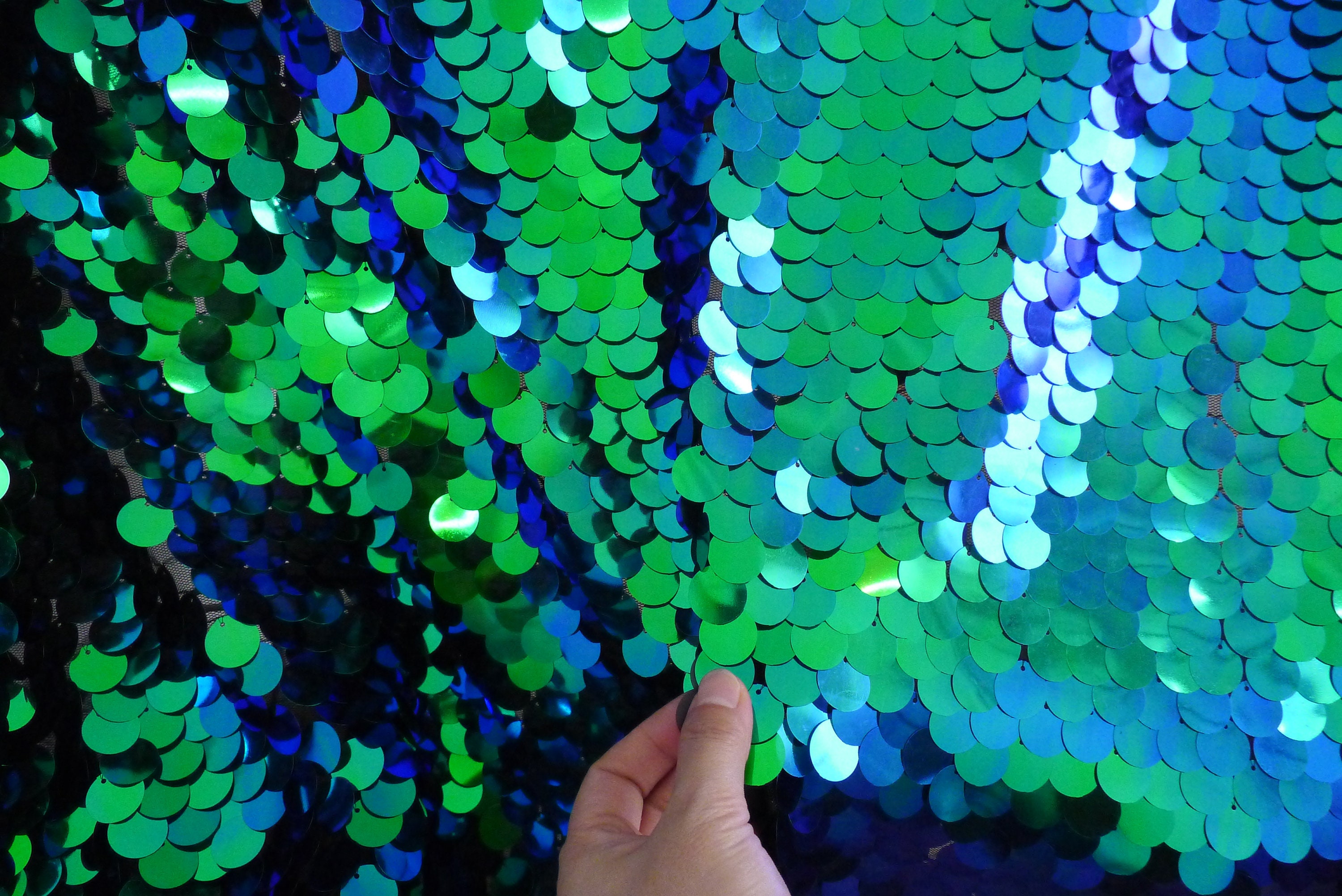 New1yard Iridescent Green Sequin Fabricpeacock Green Tear - Etsy