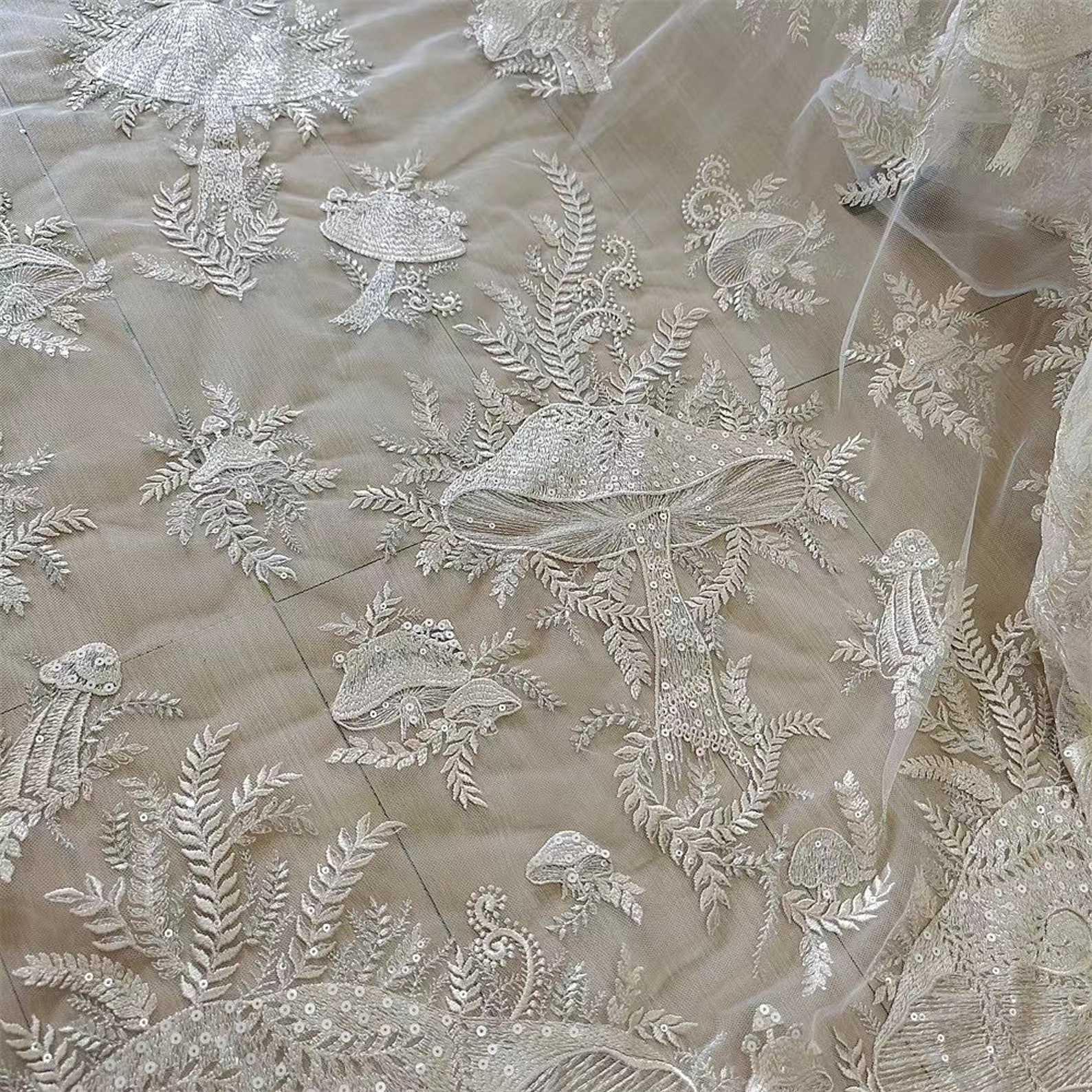1 Yard Ivory Mushroom Lace Fabric,heavy Embroidery Champange Lace With ...