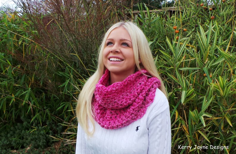 ONE HOUR CROCHET Cowl Pattern, Chunky Infinity Scarf Pattern, Scalloped ...