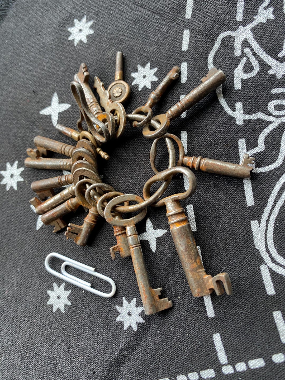 16 Bunch Keys Vintage Antique Fortune Luck - Etsy