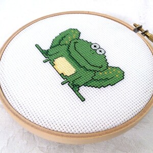 Frog Cross Stitch Pattern, Needlepoint, Animal Embroidery, PDF Pattern ...