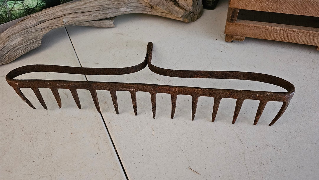 14 Tine Cast Iron Rake Head Twisted Wire Handle Top Rough Rusty ...