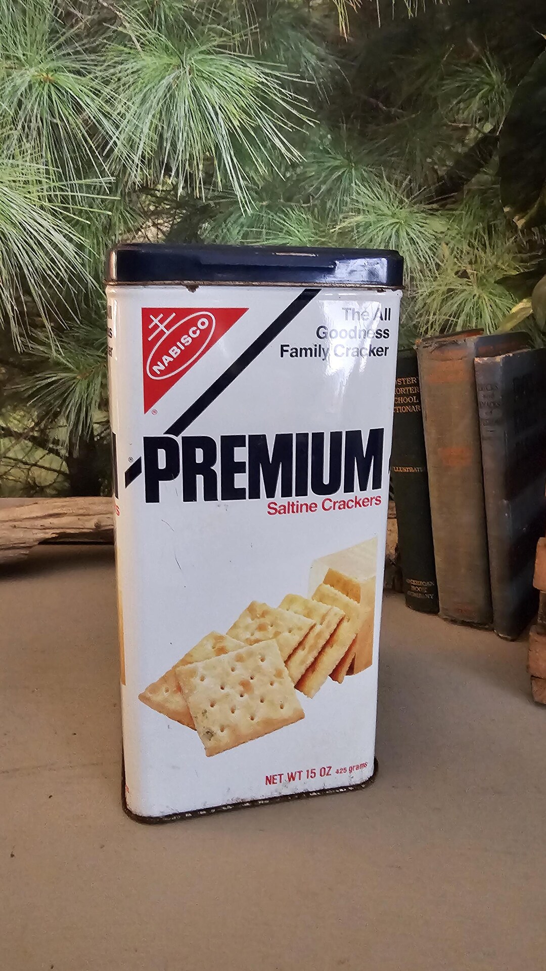 1978 NABISCO Premium Saltine Cracker Tin 16 OZ Red White & Navy Blue ...