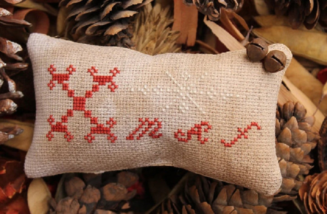 Primitive Pin Keep Red Xmas With off White Snowflake Christmas ...