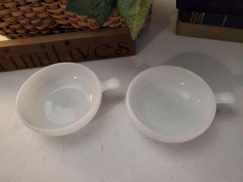 Set of 2 Milk Glass Soup or Gumbo Bowls With Handles / Vintage - Etsy
