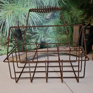 Old Wire Milk Bottle Carrier 6 Glass Milk Bottles Vintage Wire Milk ...