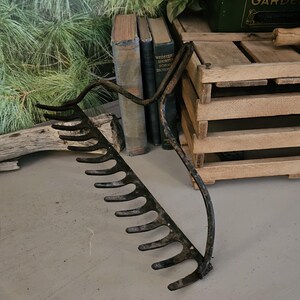 14 Rounded Tine Cast Iron Rake Head Handle Top Distressed Black Paint ...