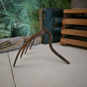 Rustic 4 Tine Curved Pitchfork Cultivator Head Cast Iron Rusty Antique ...
