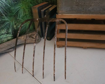 Old Rusty 3 Tine Pitchfork Head Cast Iron Vintage Farm Tool Farmhouse ...