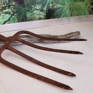Antique Forged Rusty 4 Tine Pitchfork Head Cast Iron Farmhouse Decor ...