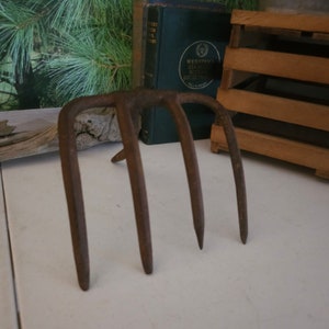 Rustic 4 Tine Curved Pitchfork Cultivator Head Cast Iron Rusty Antique ...
