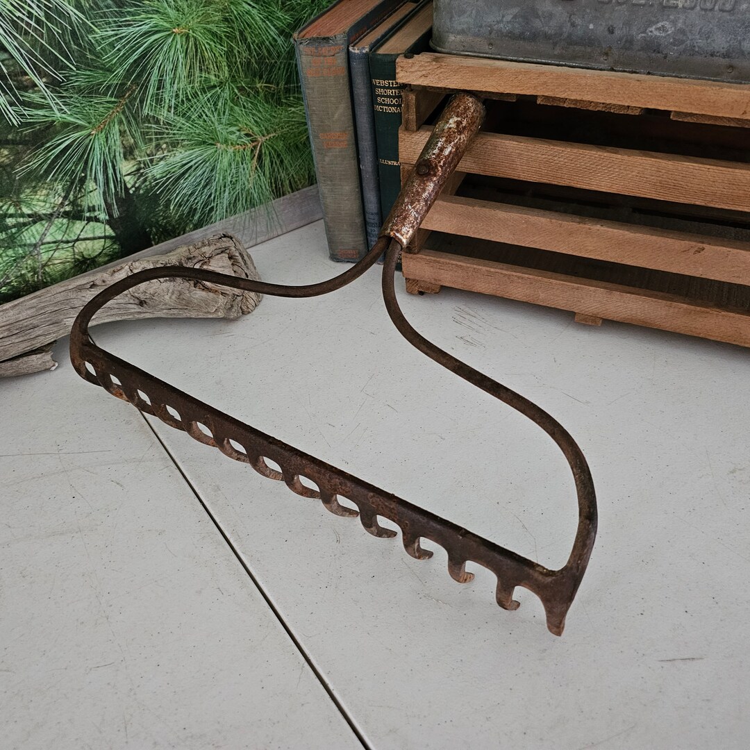 14 Tine Cast Iron Rake Head Metal Collar Rough Rusty Farmhouse Tool ...