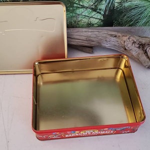 Vintage Barnum's Animals Cracker Tin, 1987 Barnum's Animal Cracker Tin ...