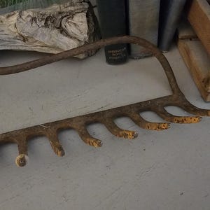 16 Tine Cast Iron Rake Head Rough Rusty Farmhouse Tool Rustic Garden ...