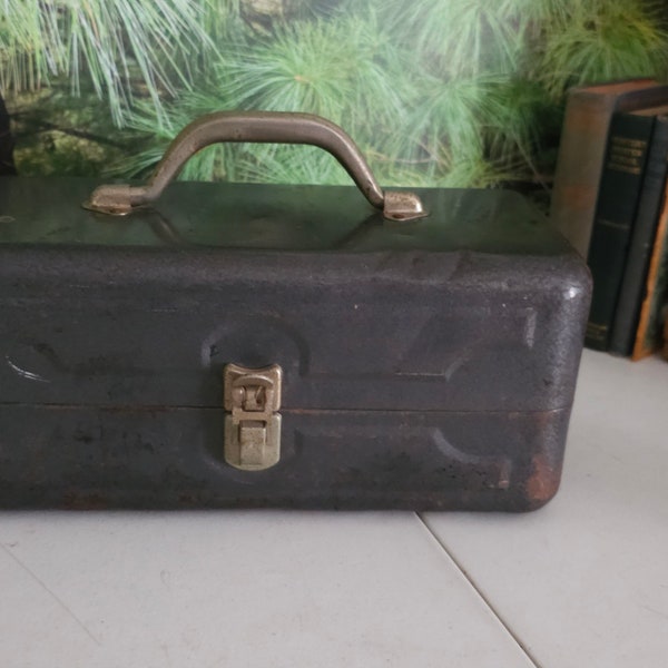 Vintage Tackle Box - Etsy